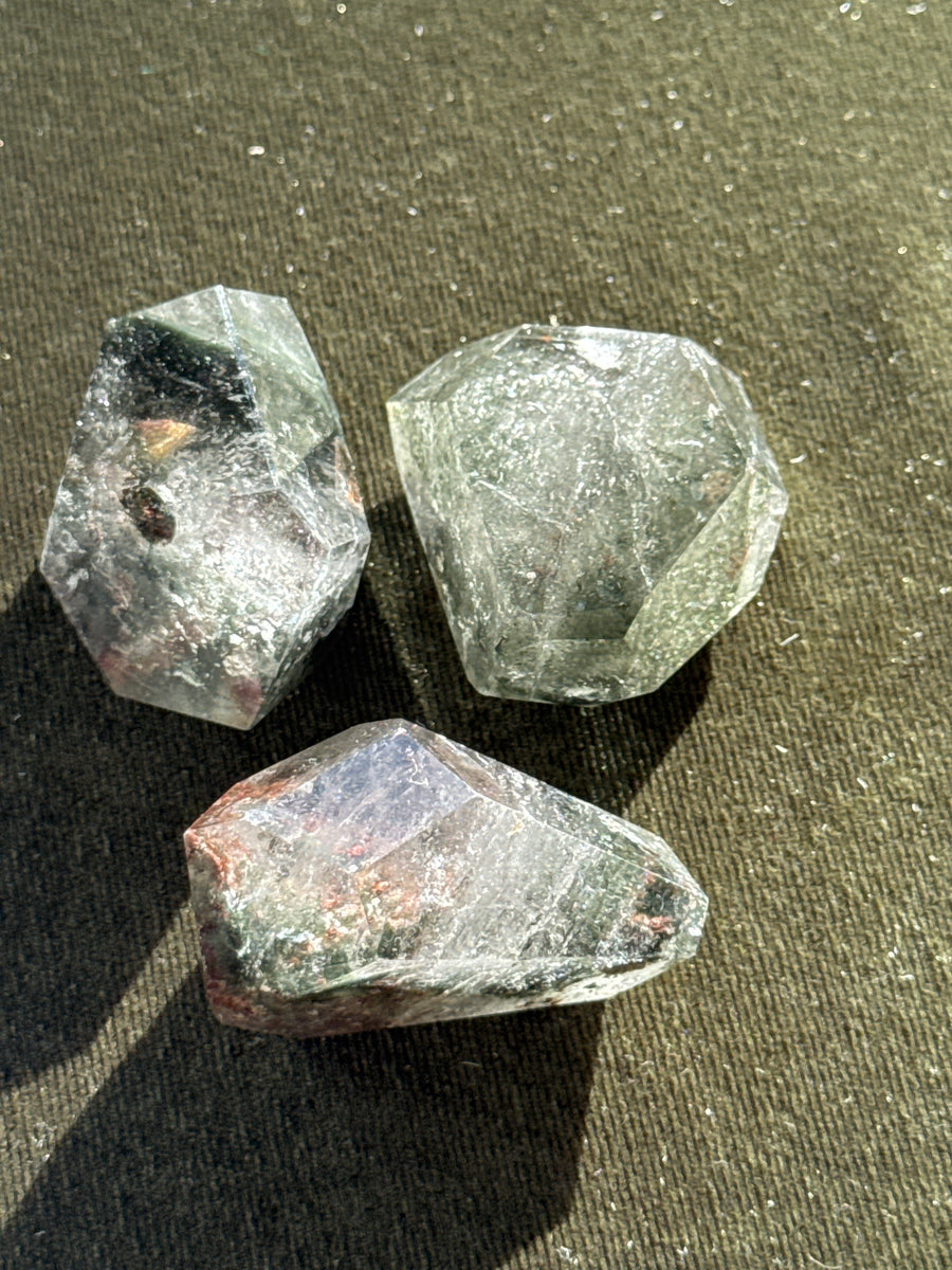 the.strange.and.unusual.reader – Constellation Crystals