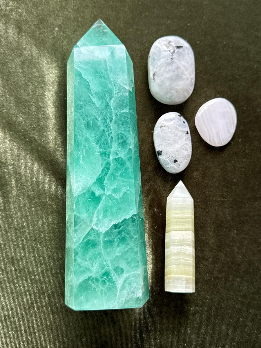 victoriaivonenicholson – Constellation Crystals