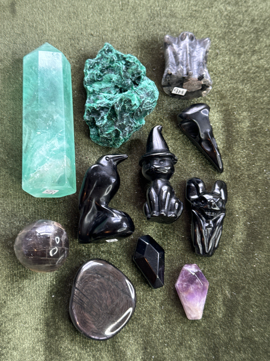 the.strange.and.unusual.reader – Constellation Crystals